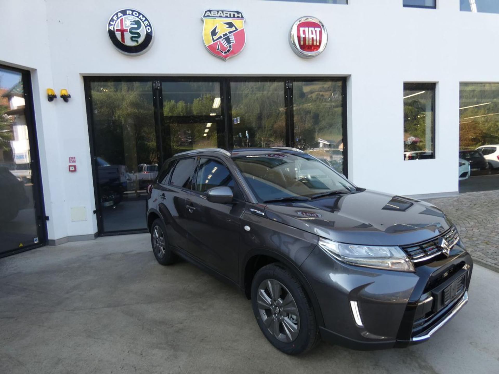 Suzuki Vitara 1.4 Hybrid 4WD AllGrip Cool Nuova Ibrida con 68 km a ...