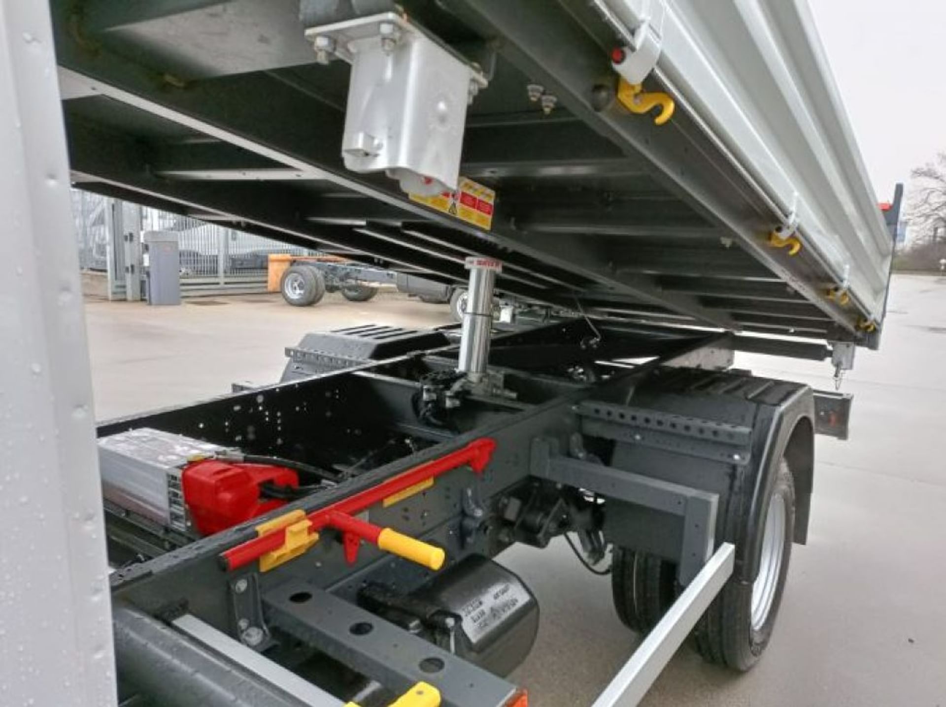 Iveco Daily BTor 2.3 HPT P.CONSEGNA 35C14 PASSO 3000 RIBALTABILE usata ...