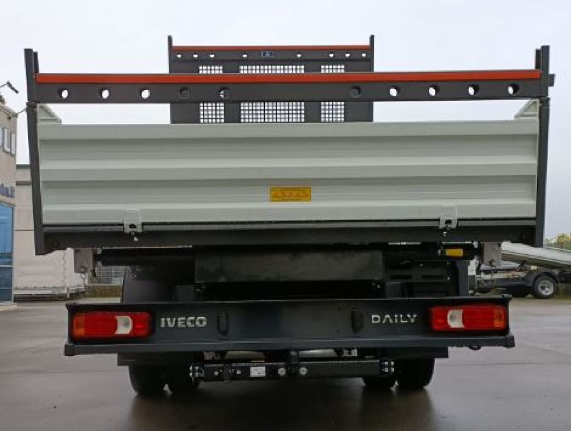 Iveco Daily BTor 2.3 HPT P.CONSEGNA 35C14 PASSO 3000 RIBALTABILE usata ...