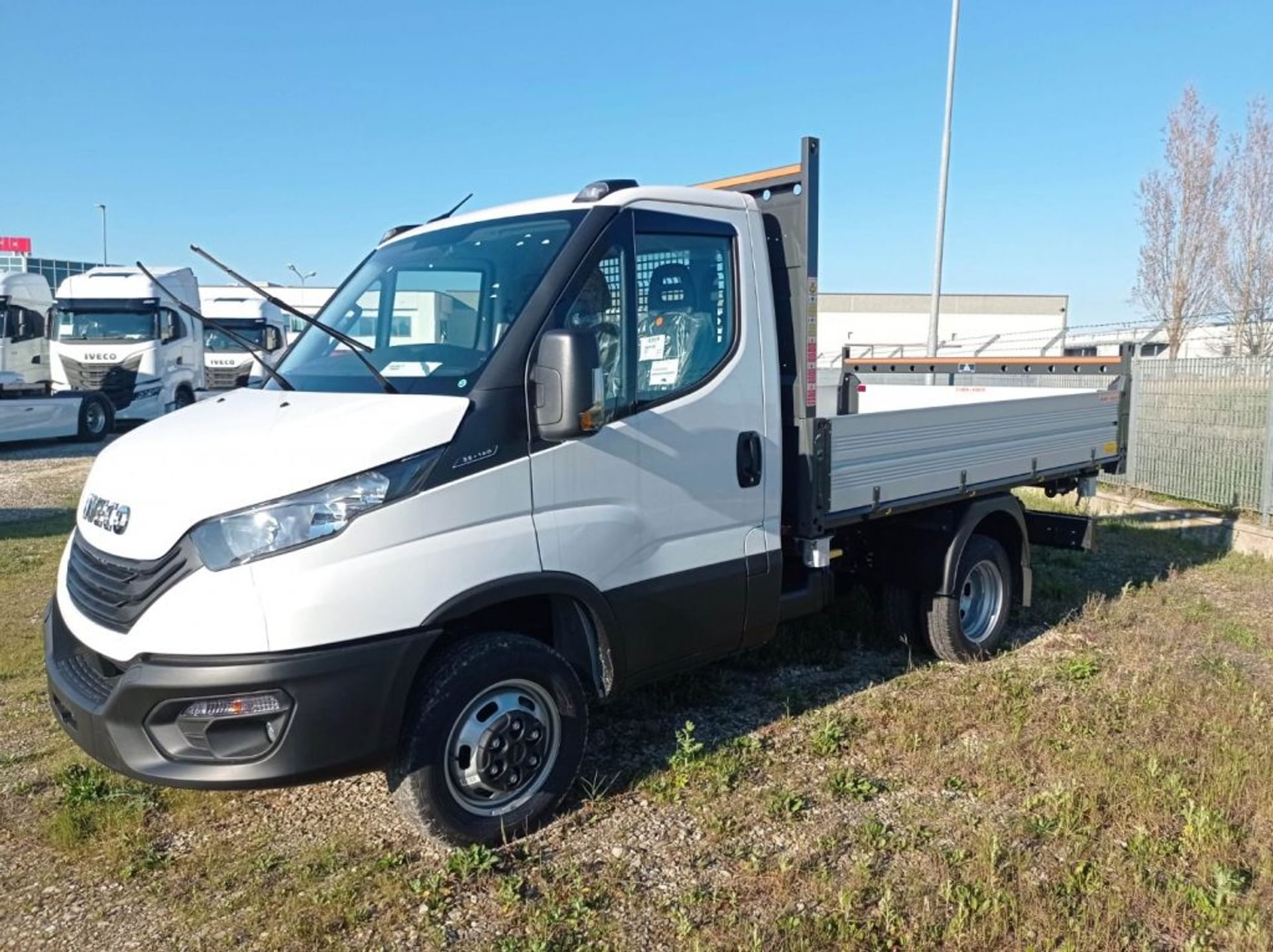 Iveco Daily BTor 2.3 HPT P.CONSEGNA 35C14 PASSO 3000 RIBALTABILE usata ...