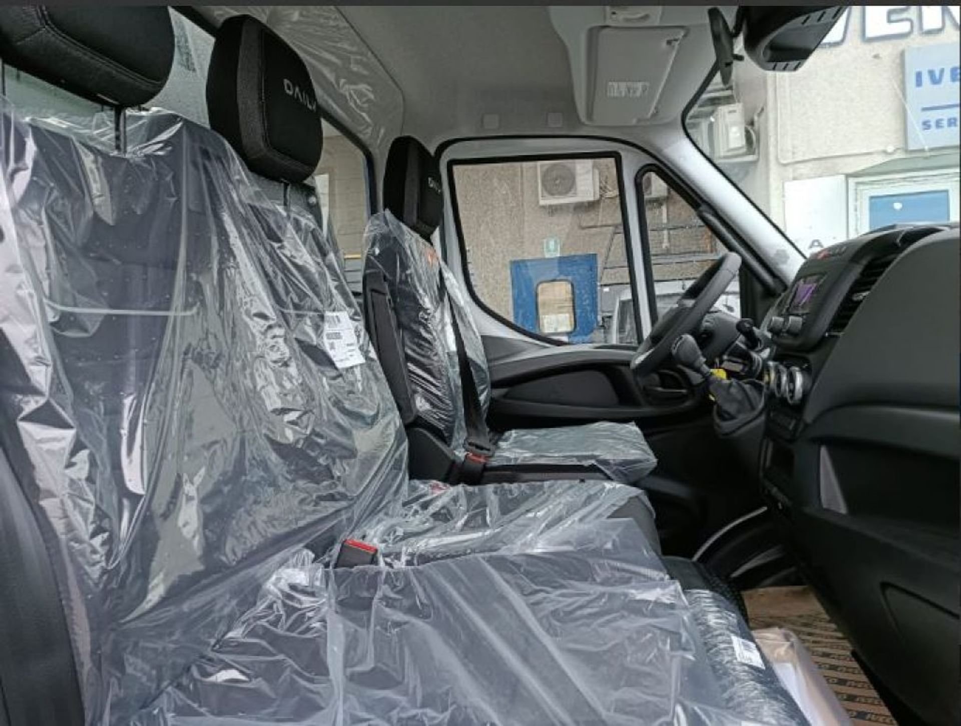 Iveco Daily BTor 2.3 HPT P.CONSEGNA 35C14 PASSO 3000 RIBALTABILE usata ...