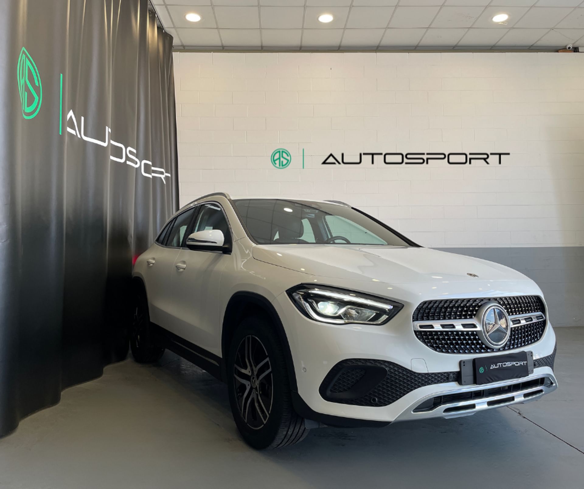 Mercedes-Benz GLA GLA 200 Automatic Sport Plus Usata Benzina con 8.500 ...