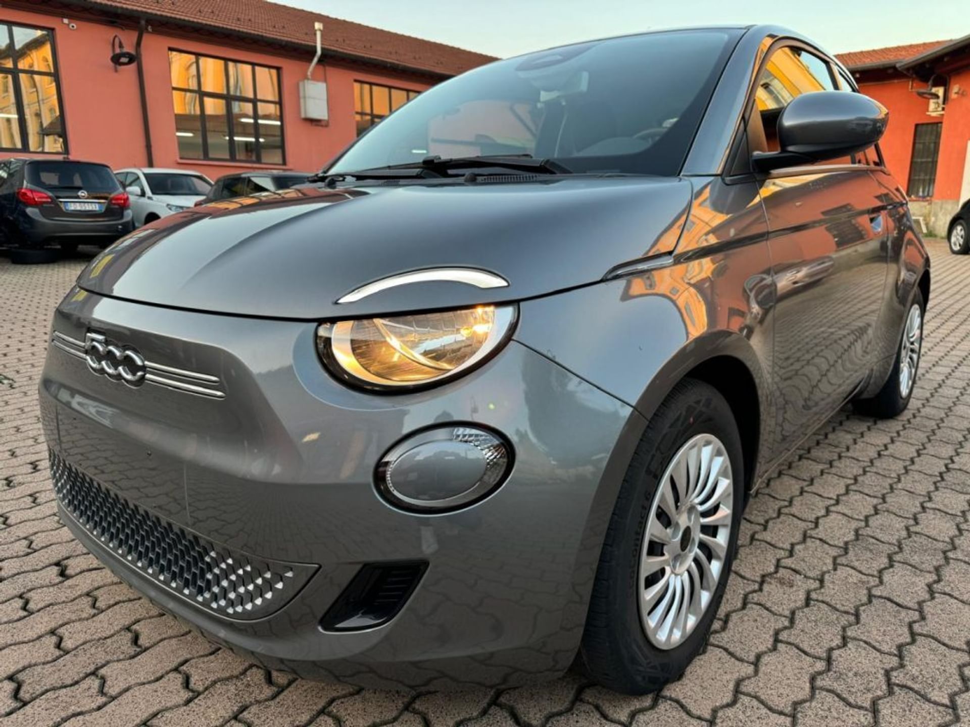 Fiat 500 Action Berlina 95CV Usata Elettrica con 7.000 km a Milano (MI ...
