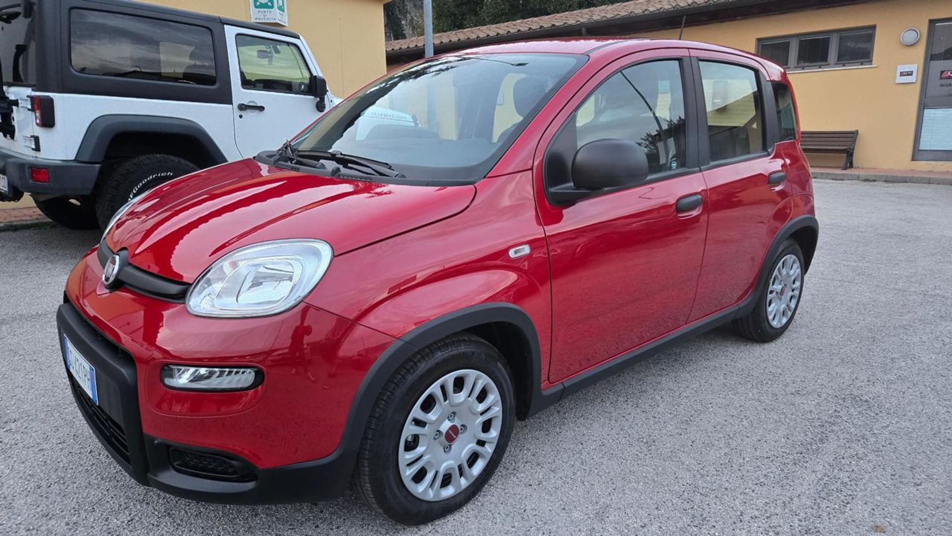 Fiat Panda 1.0 HYBRID S&S 70 CV SENSORI PARK RADIO TOUCH BT Nuova ...