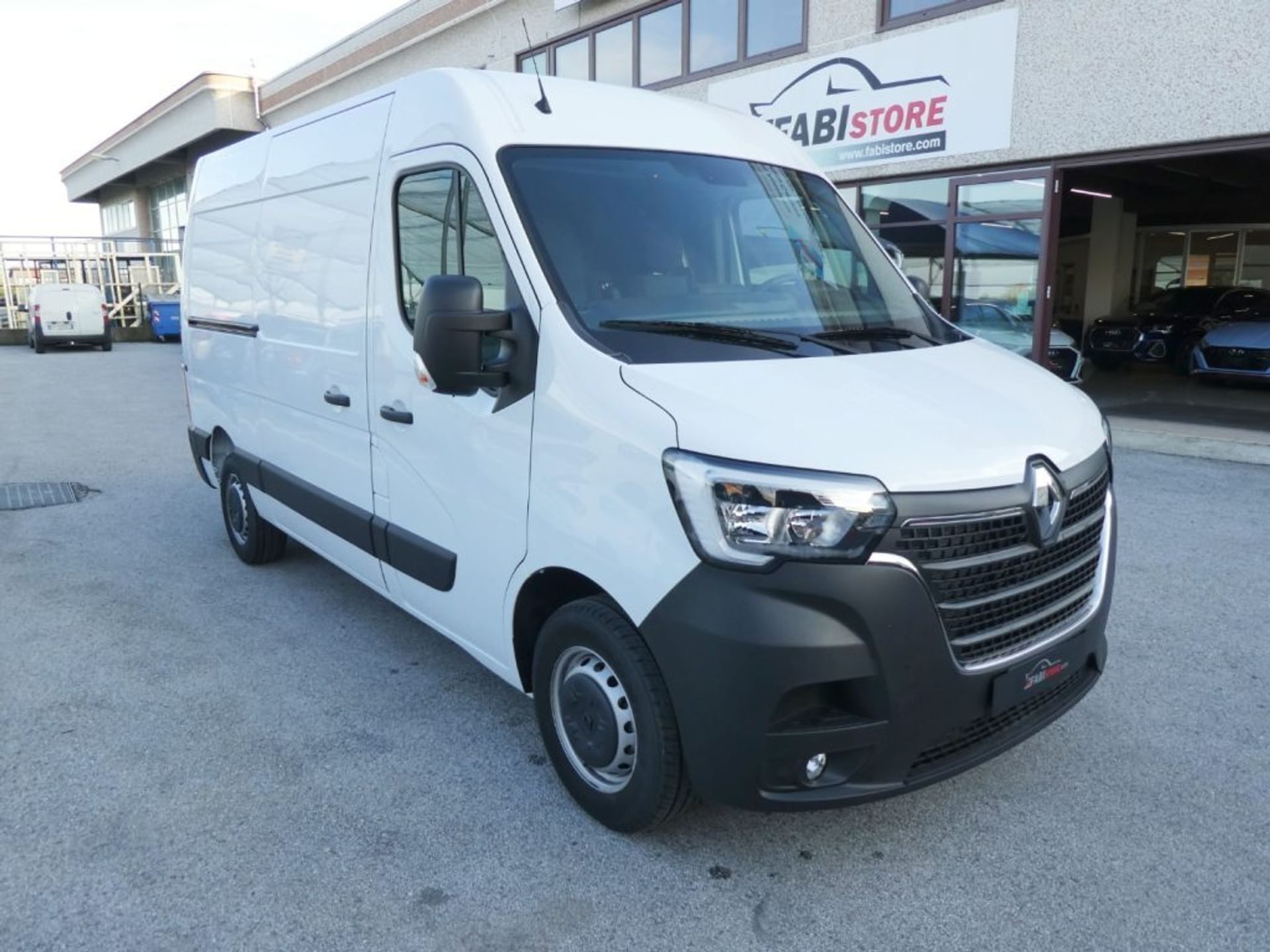 Renault Master 2.3 DCi 136 Cv L2 H2 - KM/0 - PRONTA CONSEGNA Nuova ...