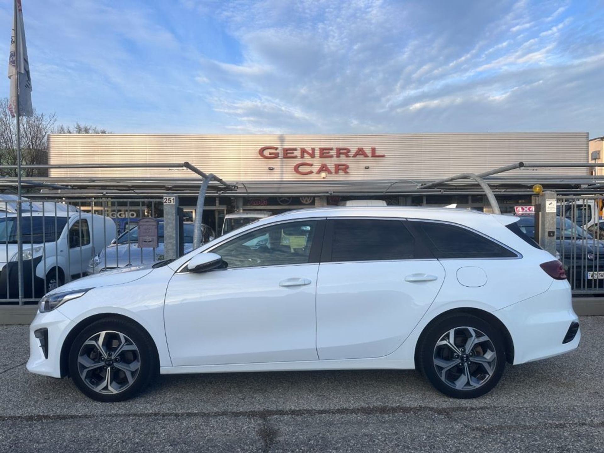 Kia Ceed 1.6 CRDi 136 CV MHEV iMT SW Style Usata Ibrida Diesel ...