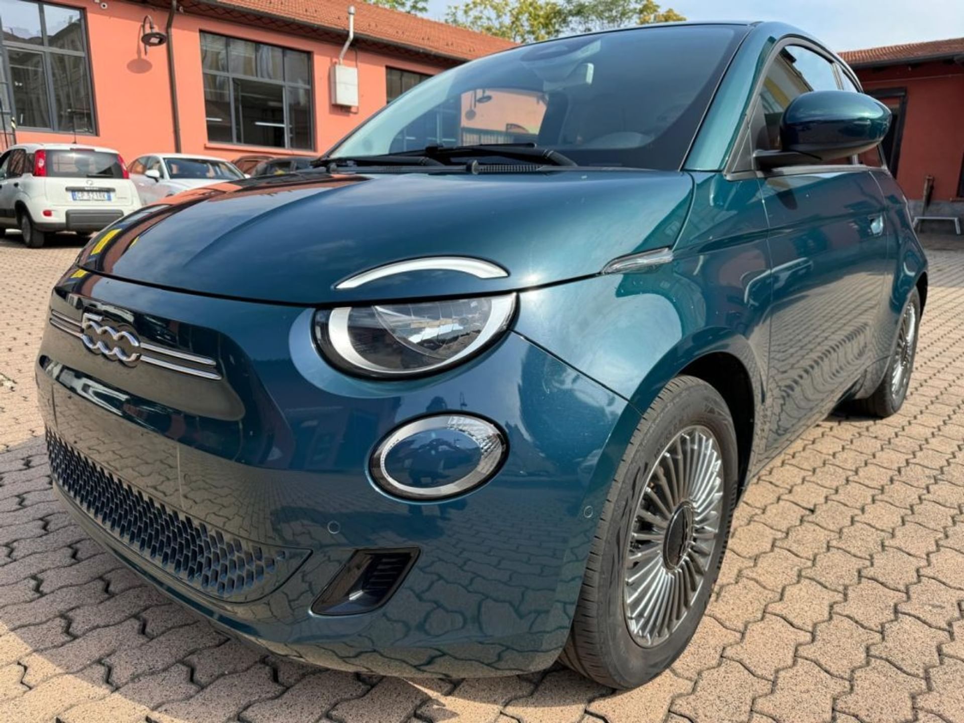 Fiat 500 Icon Berlina 42 kWh Usata Elettrica con 4.000 km a Milano (MI ...