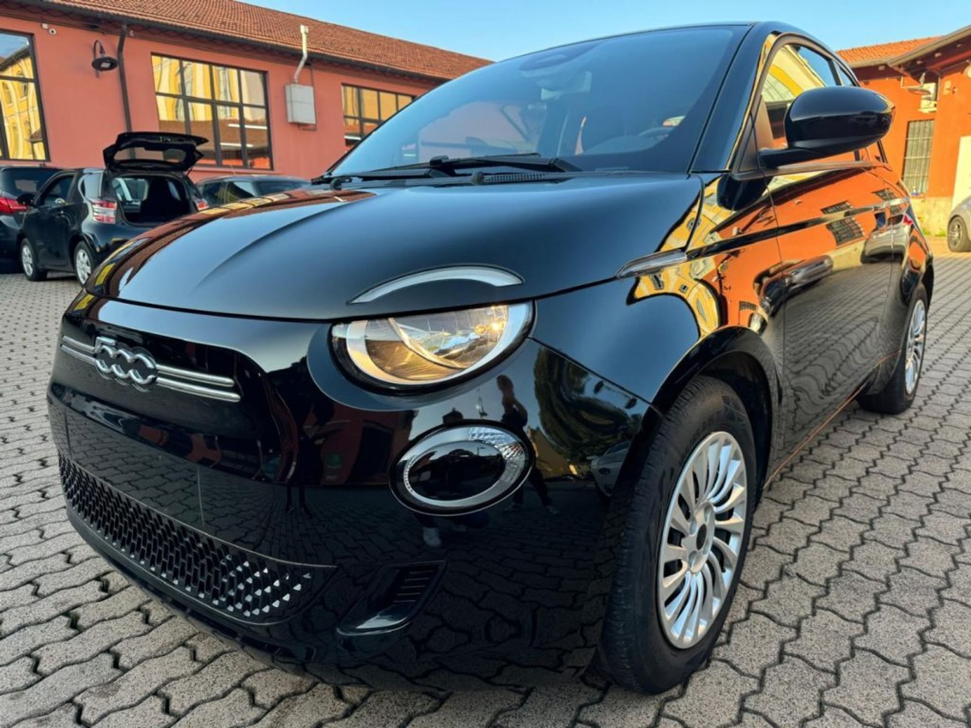 Fiat 500 Action Berlina 95CV Usata Elettrica con 9.000 km a Milano (MI ...