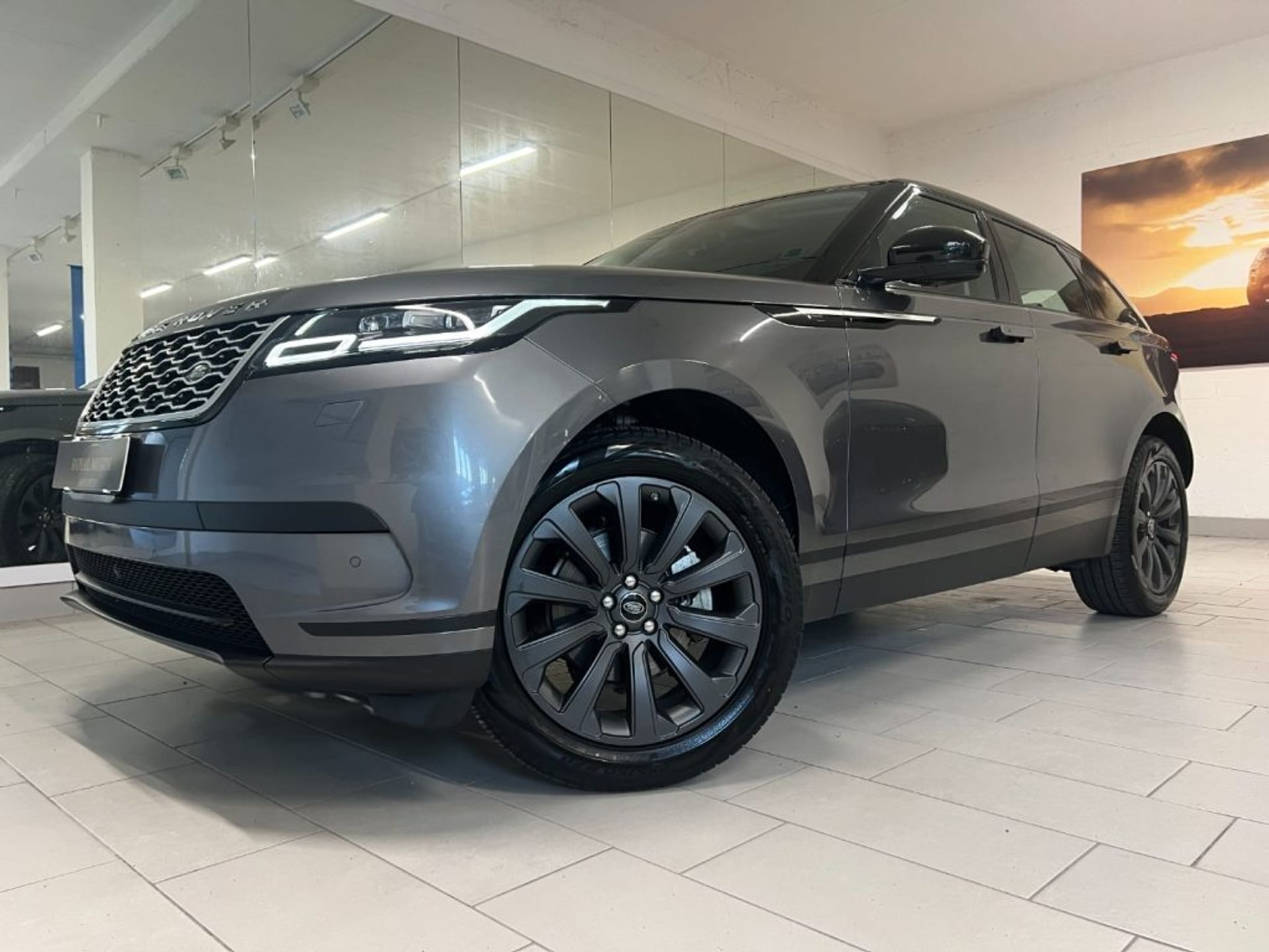 Land Rover Range Rover Velar 2.0D I4 180 CV S + 20" / CORRIS GREY ...