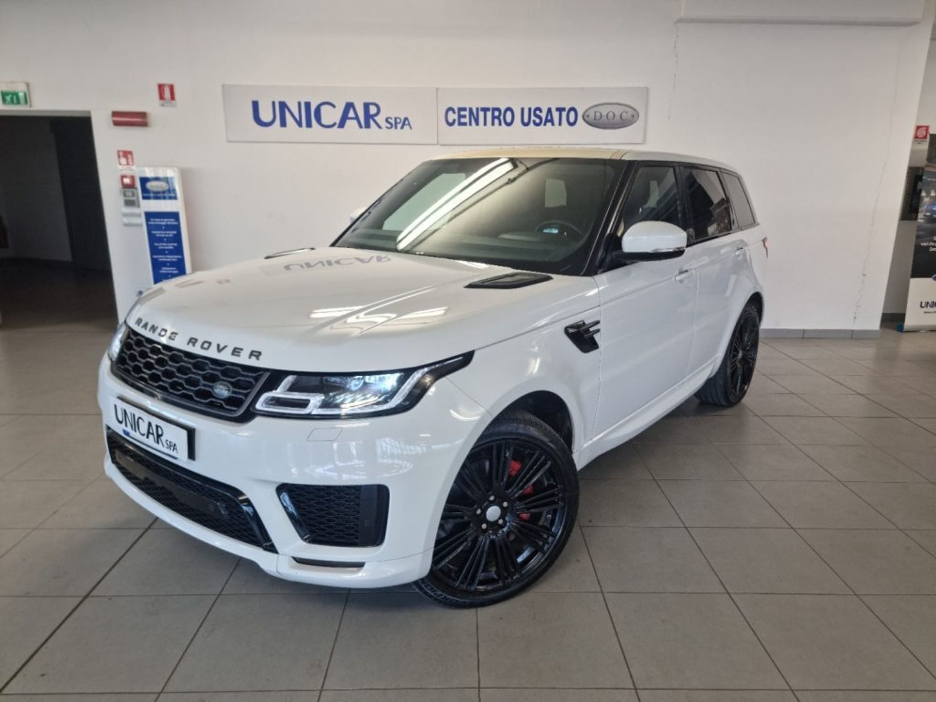 Land Rover Range Rover Sport 3.0D l6 249 CV HSE Usata Ibrida Diesel ...