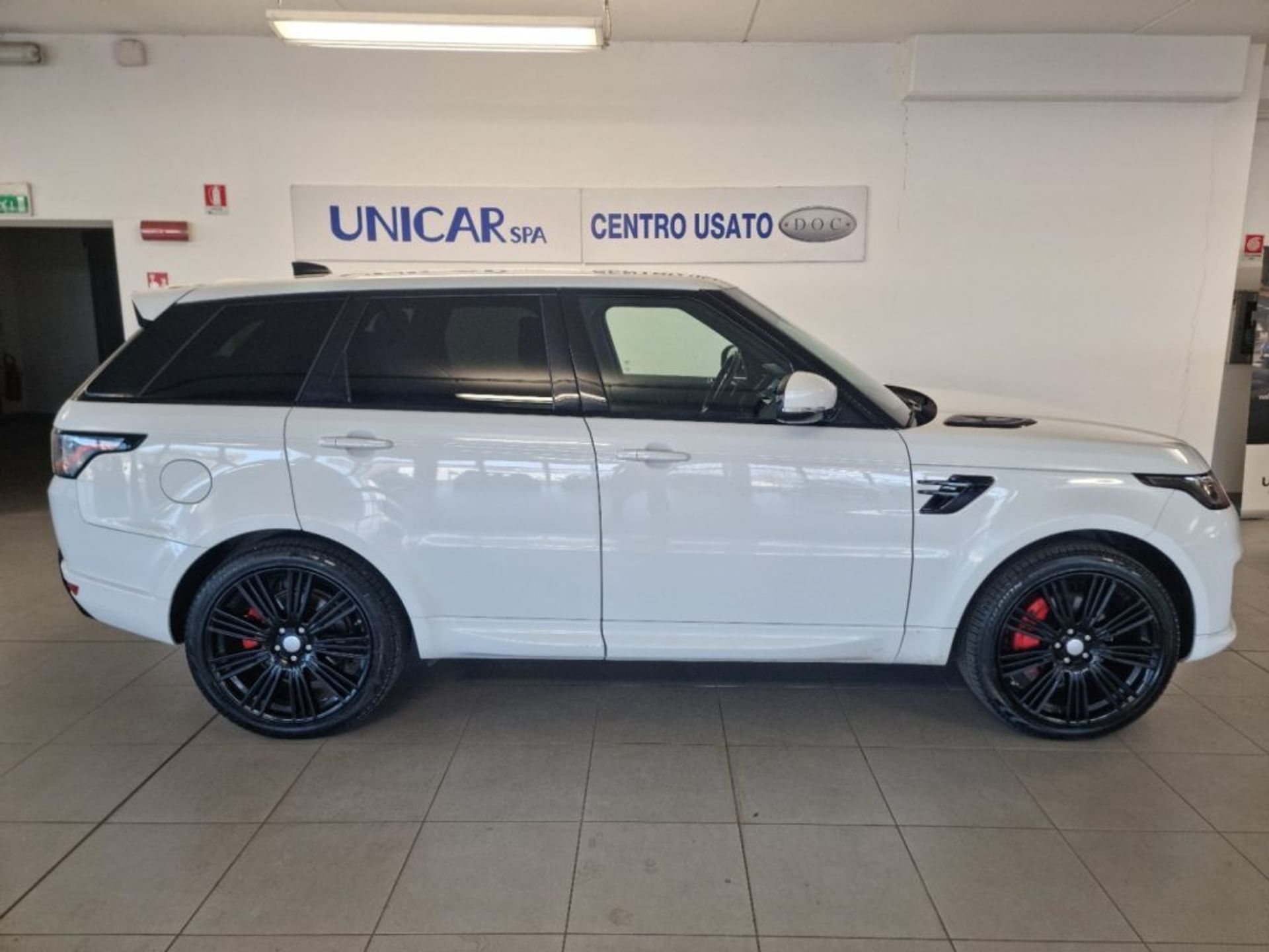 Land Rover Range Rover Sport 3.0D l6 249 CV HSE Usata Ibrida Diesel ...