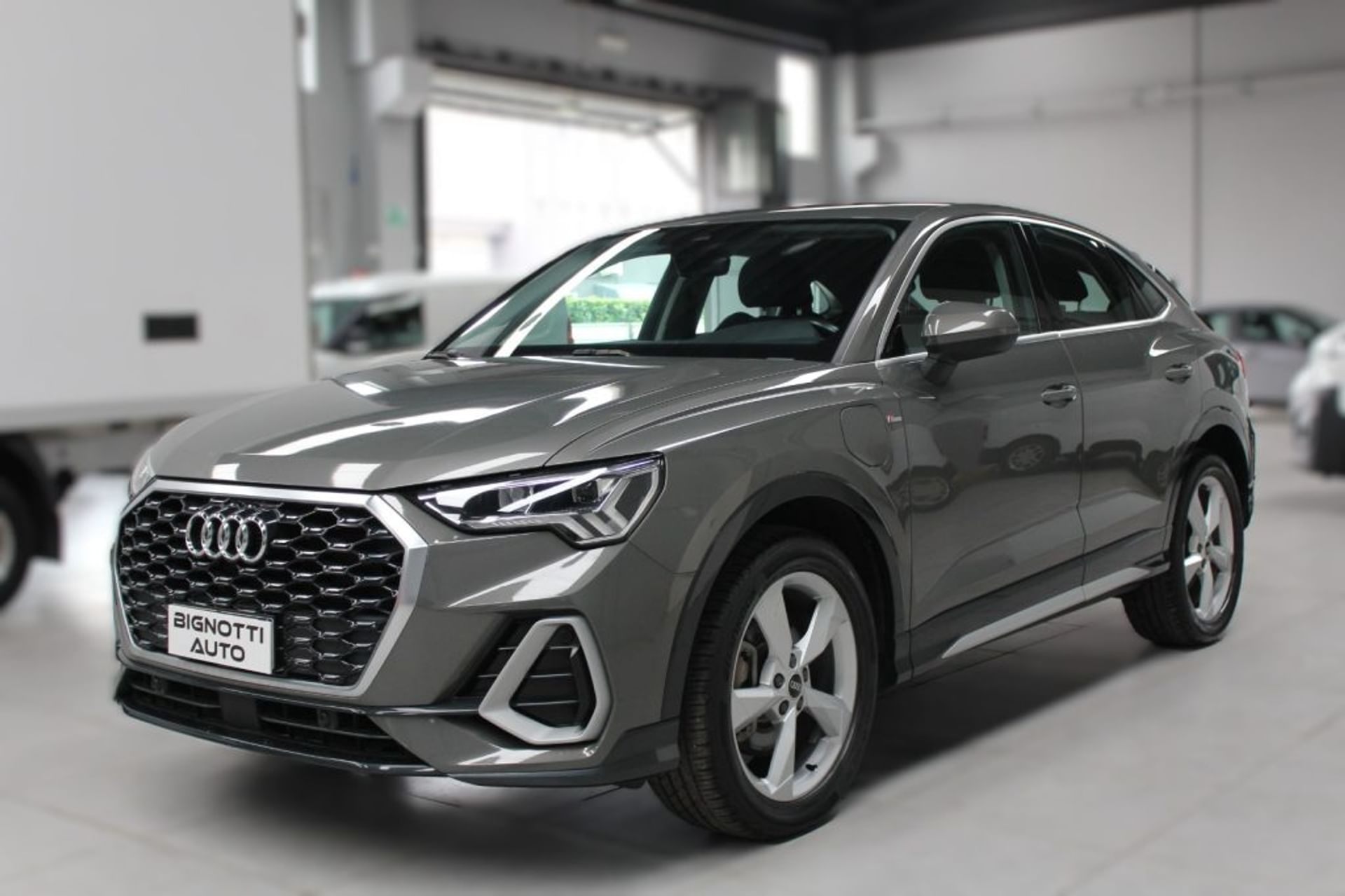 Audi Q3 SPB 35 TFSI S tronic S line edition-GRIGIO CHRONOS Usata Ibrida con 49.990 km a ...