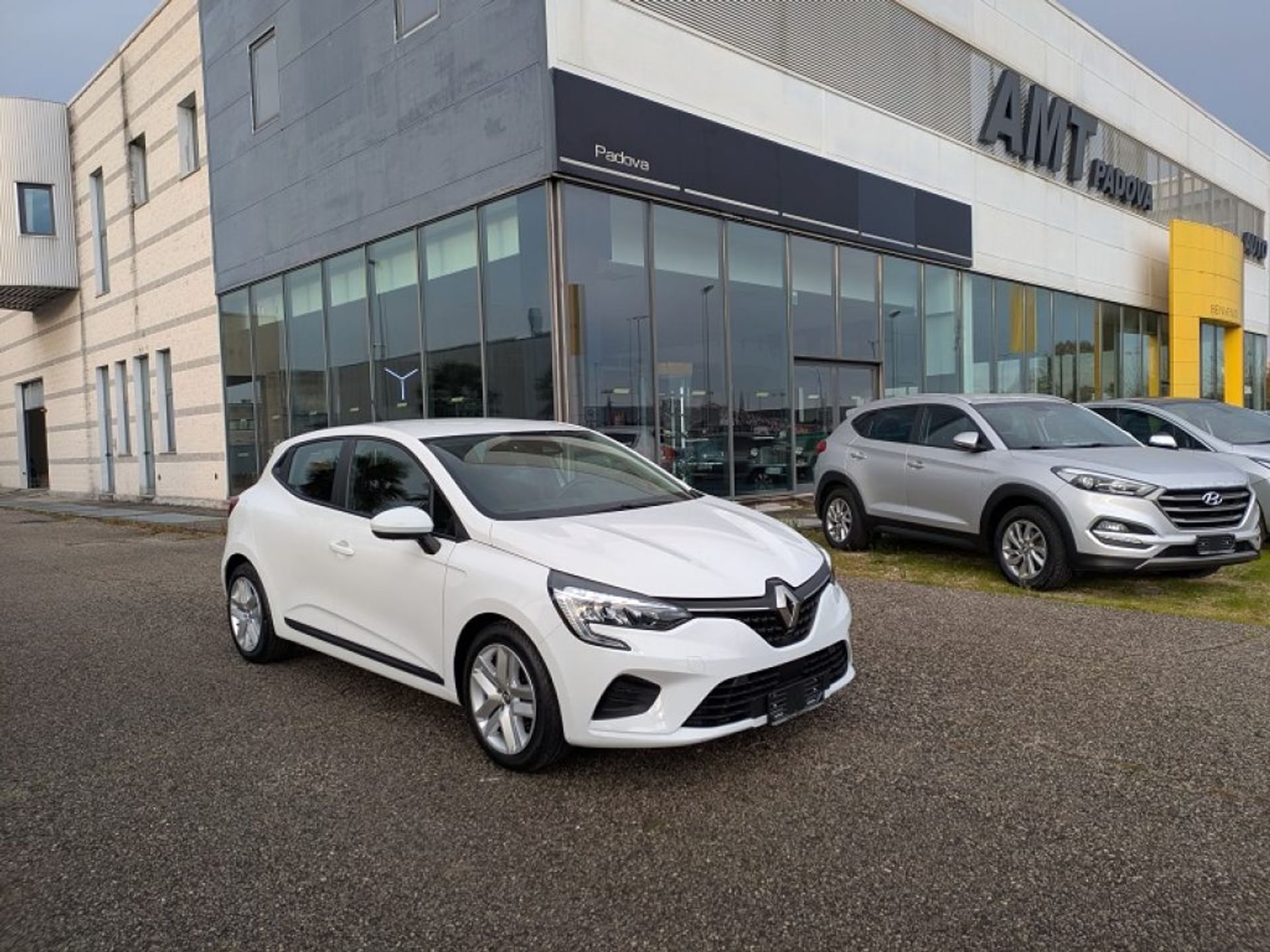 Renault Clio TCe 100 CV GPL 5 porte Zen Usata GPL con 68.000 km a ...