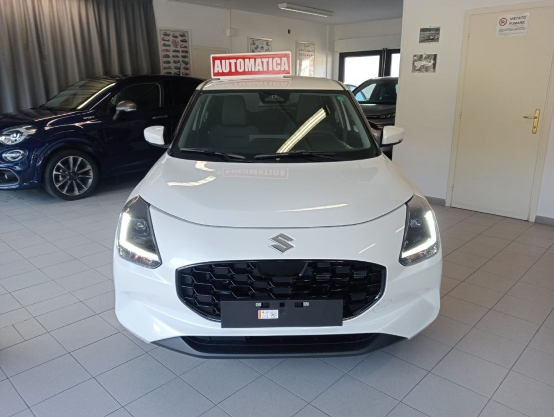 Suzuki Swift 1.2 Hybrid CVT "TOP" AUTOMATICA *pronta consegna Nuova ...