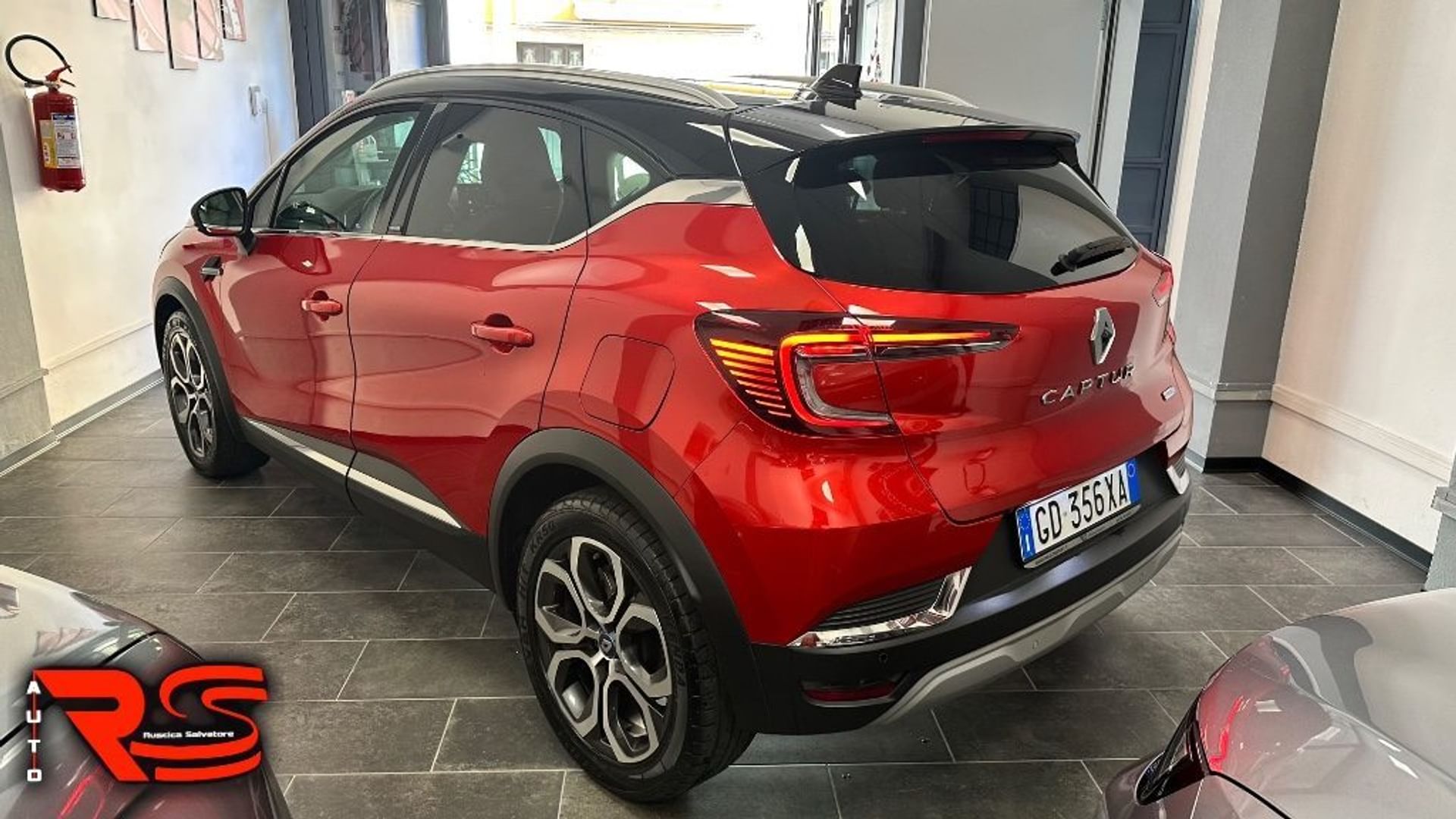 Renault Captur Plug-in Hybrid E-Tech 160 CV Intens Usata Ibrida Benzina ...