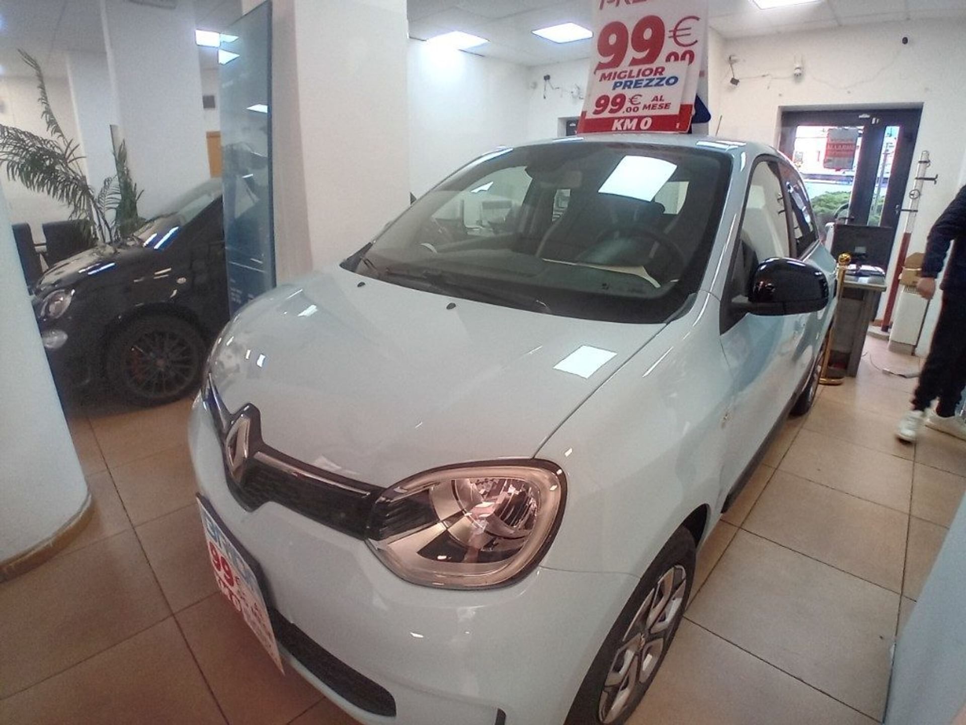 Renault Twingo SCe 65 CV NUOVA TWINGO usata petrol con 2km a Corso Roma ...