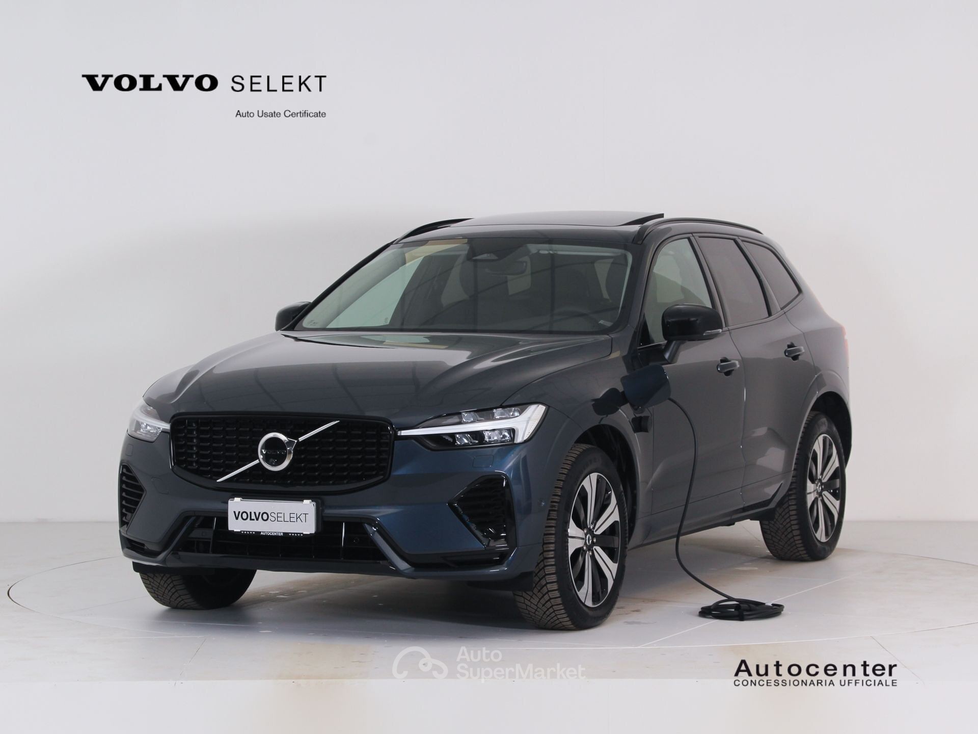 Volvo XC60 T6 Plug-in hybrid AWD automatico Plus Dark Usata Ibrida con 16.000 km a Bassano del ...