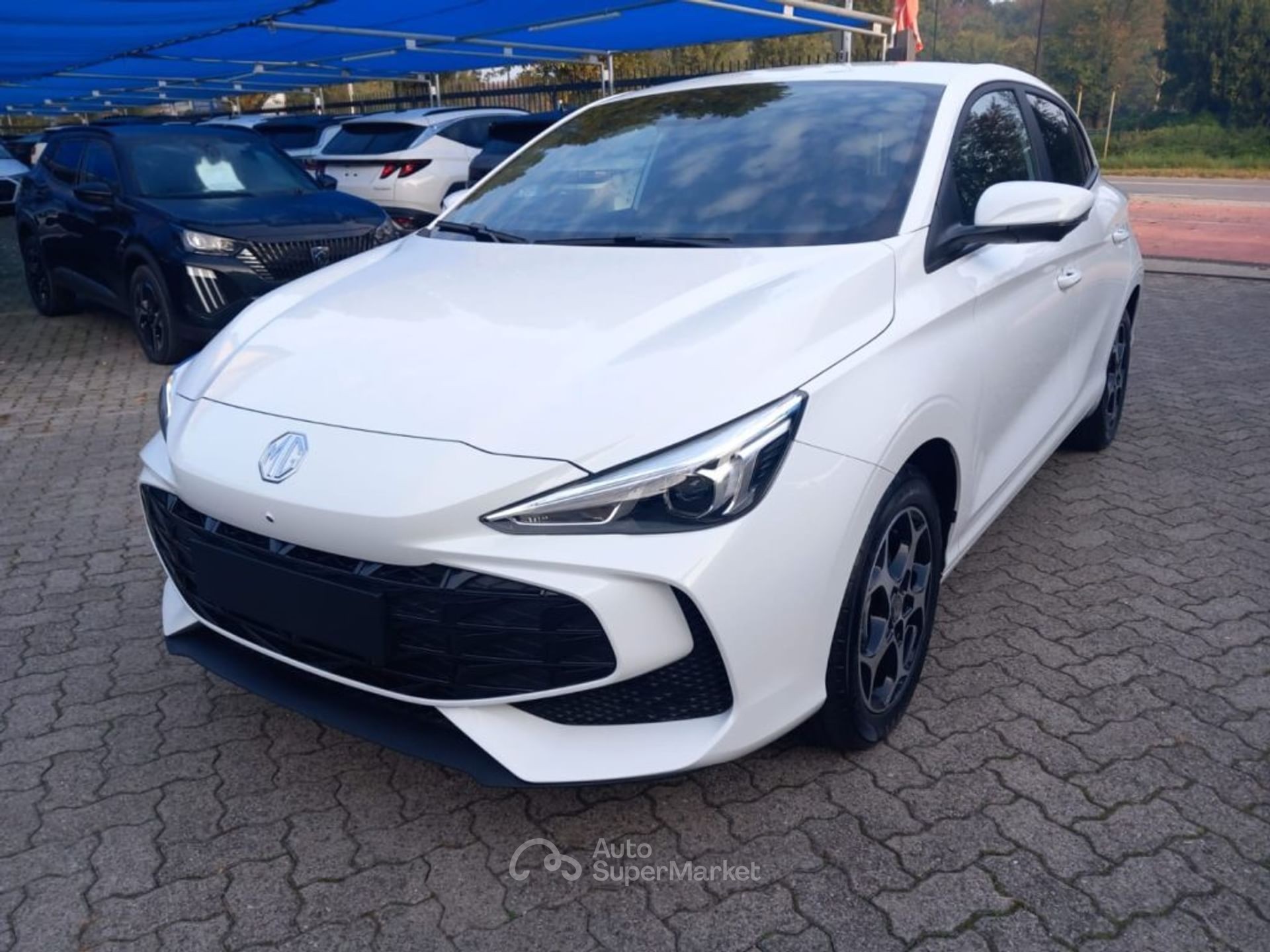 MG3 1.5 Hybrid+ Luxury Nuova Ibrida Benzina con 10 km a VAREDO (MB ...