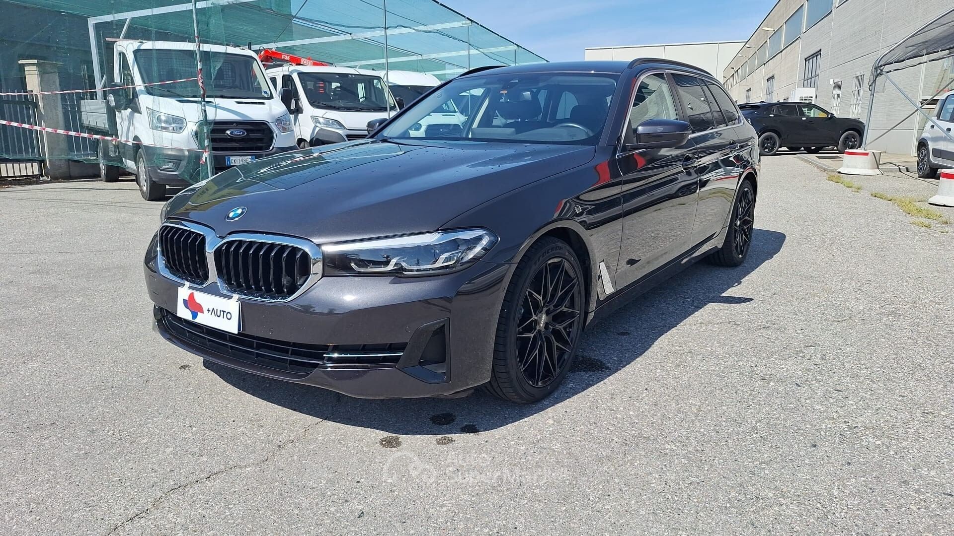 BMW Serie 5 520d 520 520d 48V xDrive Touring Luxury Usata Ibrida Diesel ...