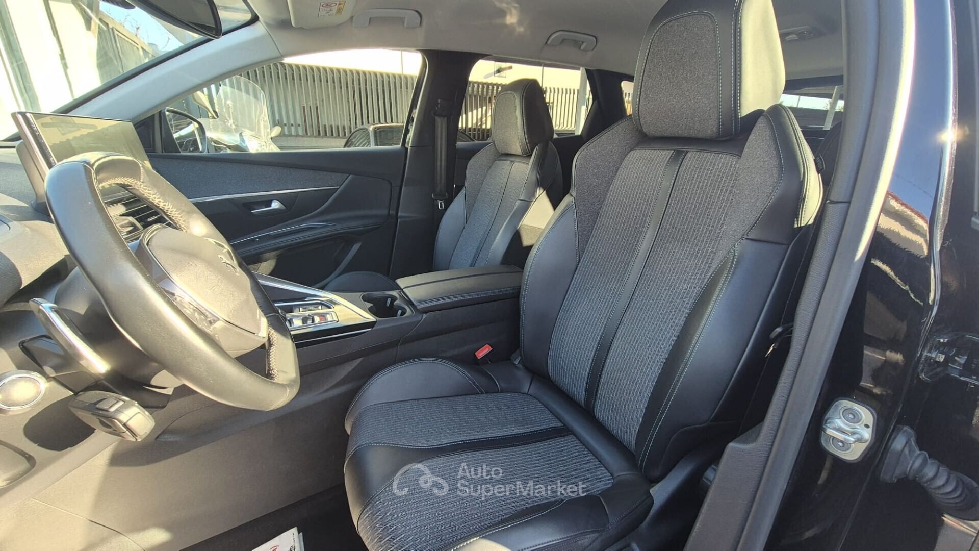 Peugeot 3008 S&S EAT8 Allure Pack Usata Diesel con 91.880 km a Sant ...
