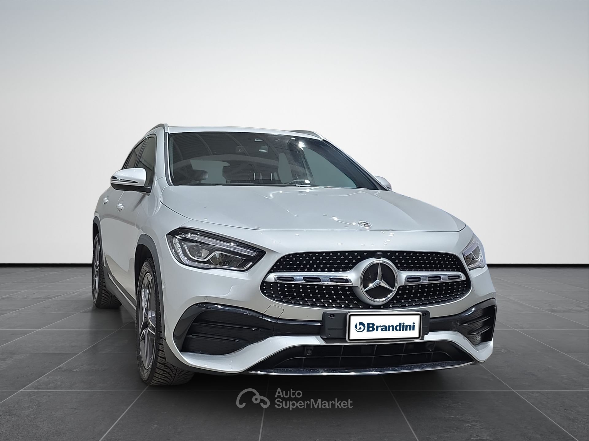 Mercedes-Benz GLA 180 d premium auto Usata Diesel con 46.314 km a ...