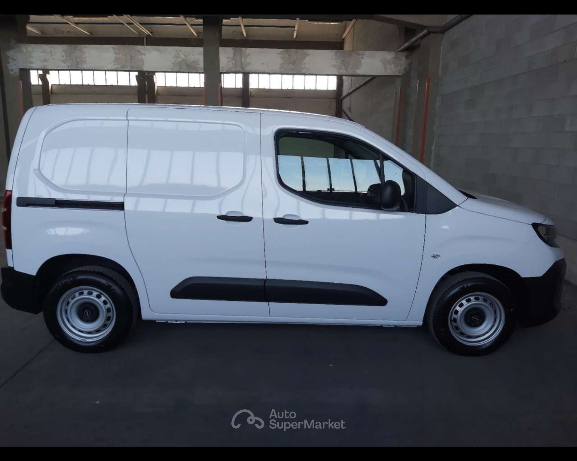 Opel Combo - combo cargo m 1.5 diesel 100cv s&s Nuova Diesel con 10 km ...