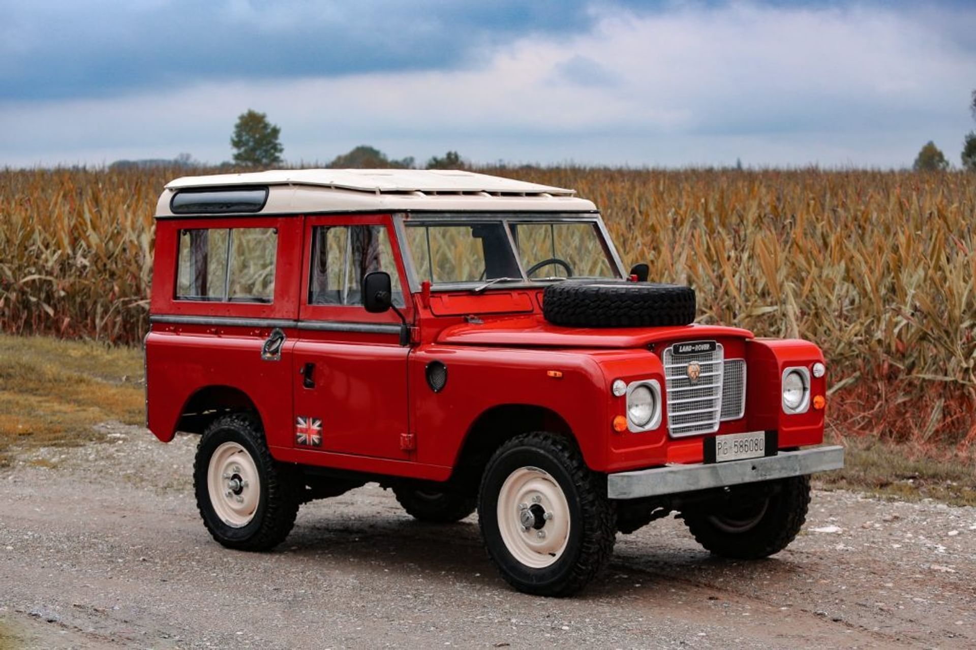 Land Rover Defender 88 DIESEL 7 POSTI AUTOVETTURA Nuova Diesel con 0 km ...