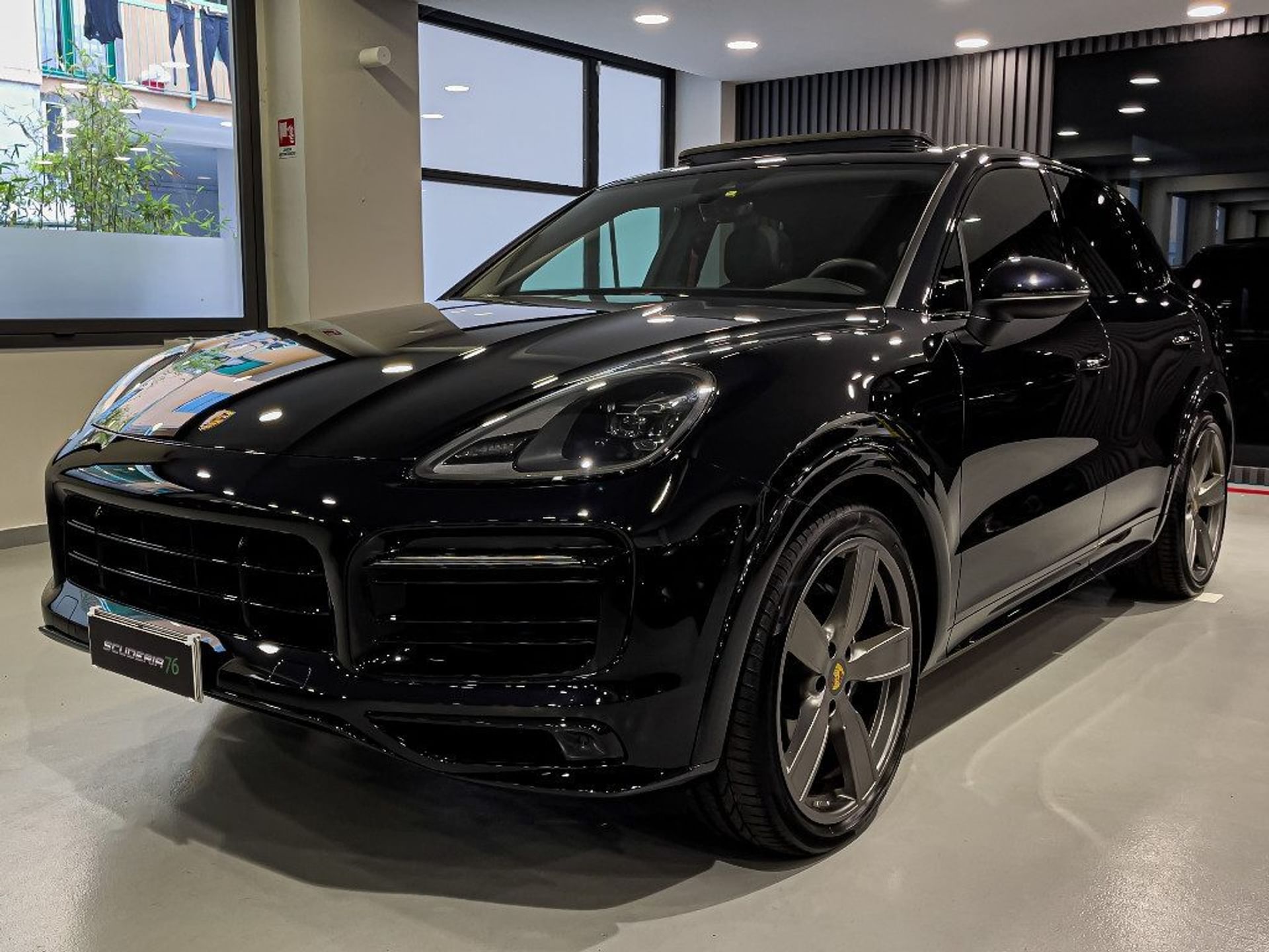 Porsche Cayenne 3.0 V6 E-Hybrid Platinum Edition Usata Ibrida con 29. ...