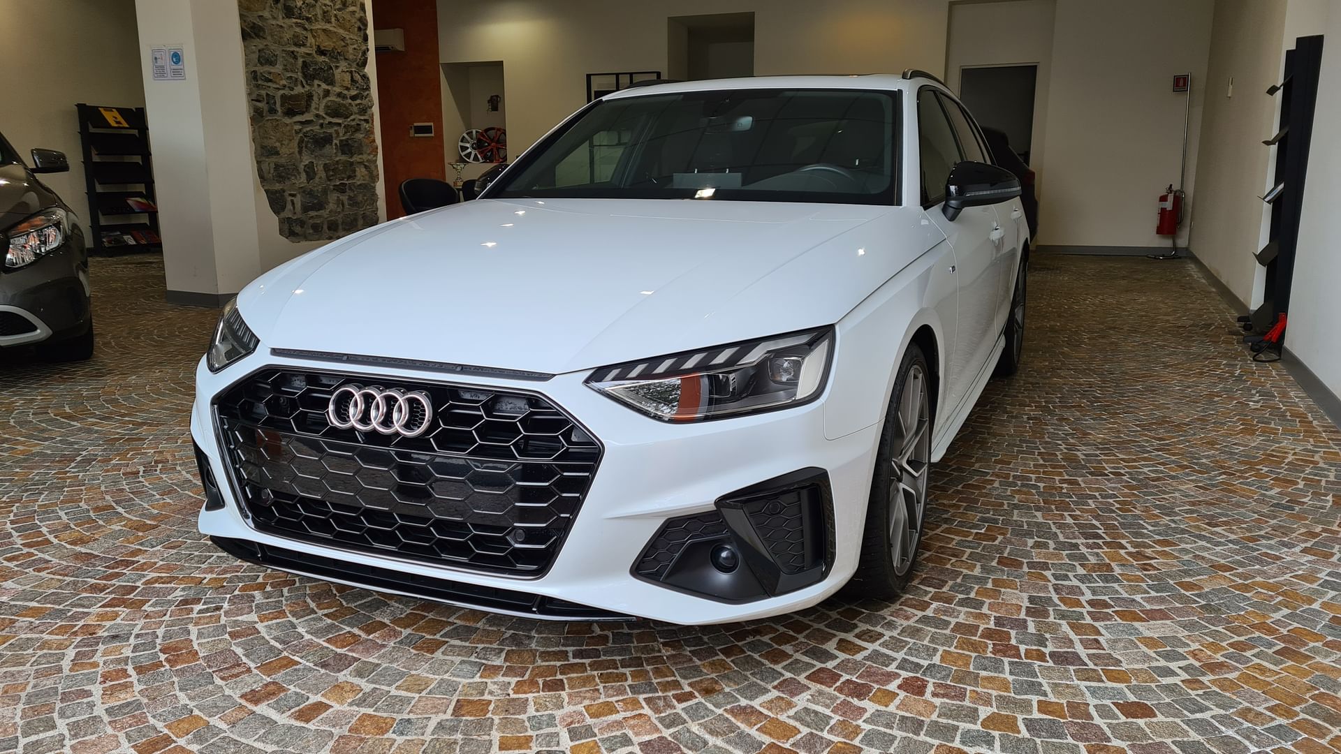 Audi A4 40 TDI AUDI A4 AVANT 40 TDI S-LINE S-TRONIC EDITION 190CV Usata ...