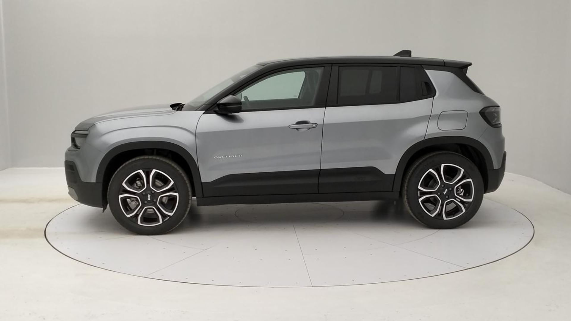 Jeep Avenger BEV Summit fwd 156cv auto Nuova Elettrica con 4 km a ...