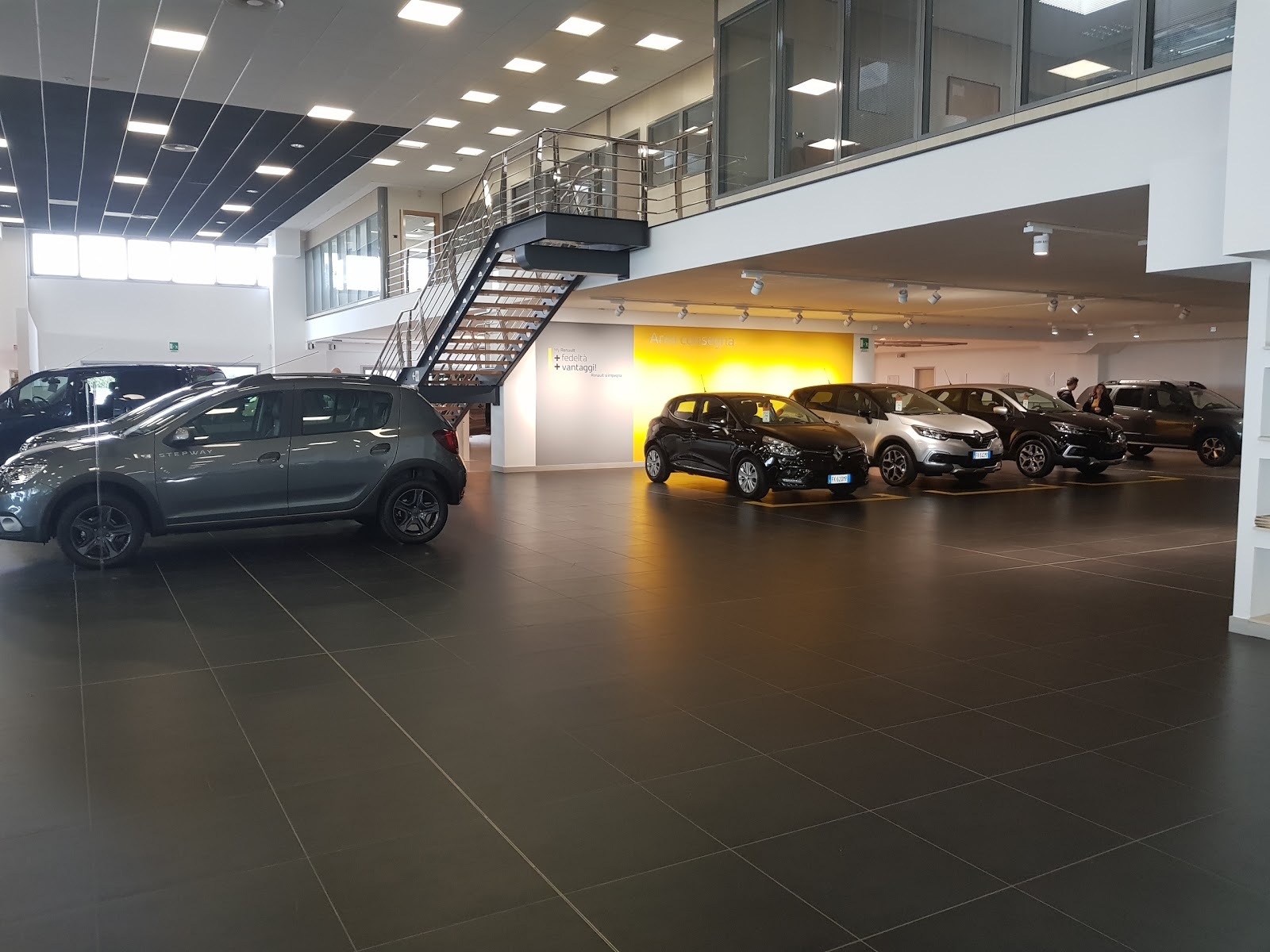 FIVE MOTORS SRL Taranto, TA - Autosupermarket